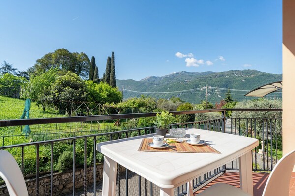 Jasmine Lilla - Apartment In Villa With Terrace - Lierna