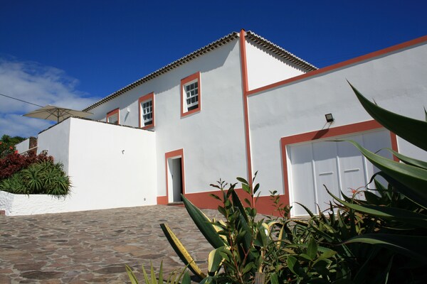 Casa De Almagreira - Rural Tourism Resort - Country House - Azores