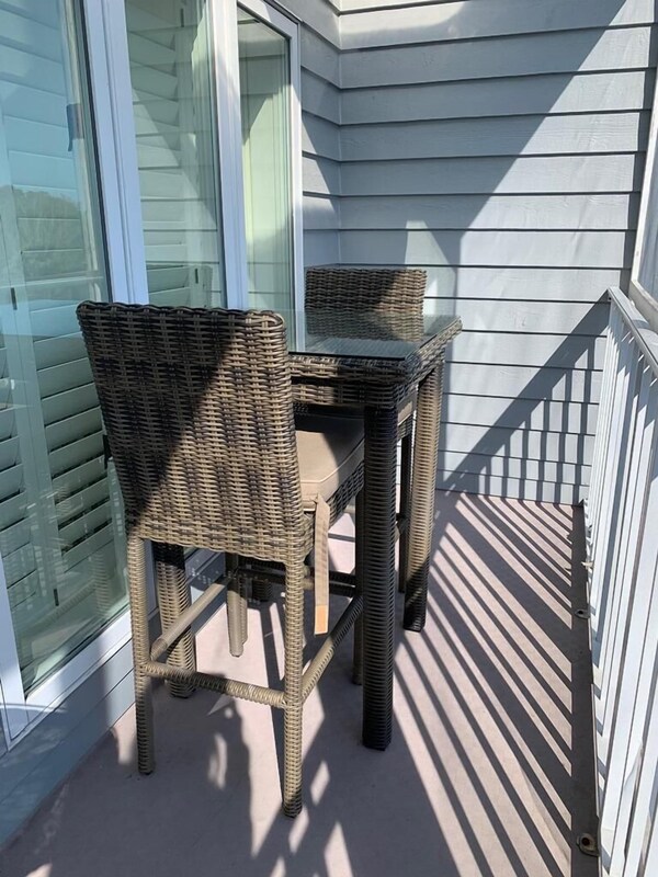 Spacious Condo Steps From Ocean & Boardwalk W/ Pool & Elevator - Dewey Beach, DE