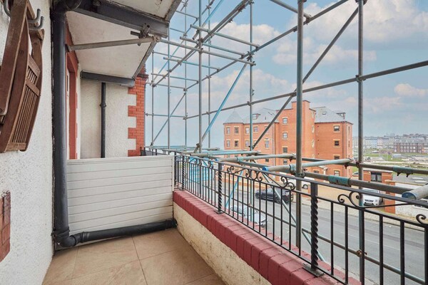 Host & Stay | 3 Metropole Towers - Runswick Bay