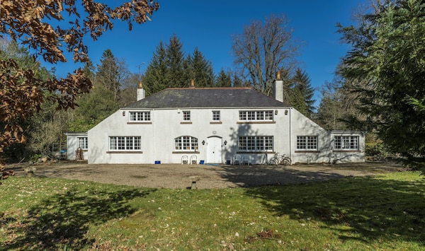 White House Retreat - Cullen