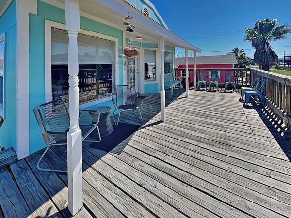 Surfside Crab Retreat | Pet-friendly W/ Nearby Beach Access - Freeport, TX
