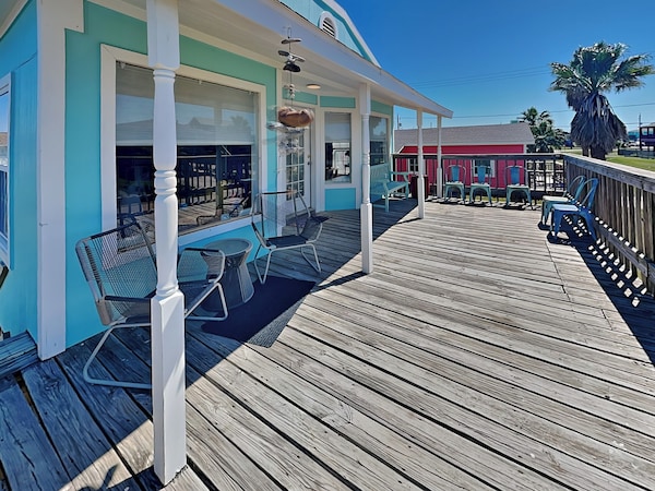 Surfside Crab Retreat | Pet-friendly W/ Nearby Beach Access - Freeport, TX
