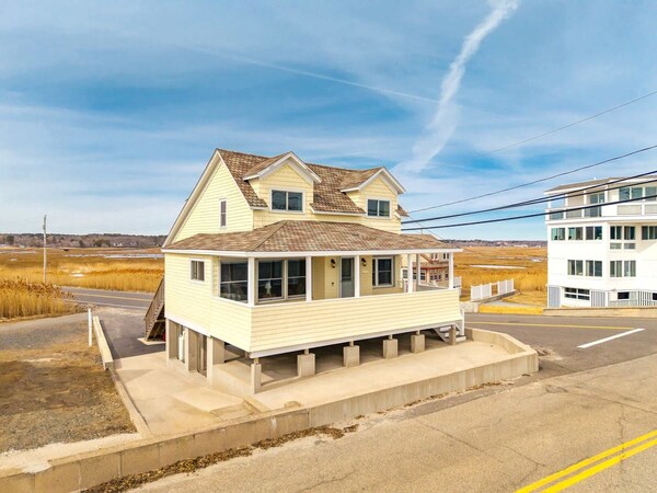 Oceanfront - Front Porch - Back Deck - Kitchen - Ogunquit, ME