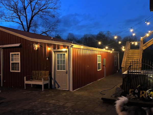 Charming Dolly Themed Studio On Beautiful 40 Acres In Lebanon Tn Near Nashville - Lebanon