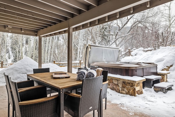 Luxury Beaver Creek 7-bed Golf Retreat | Central Air, Hot Tub, Golf Views - Beaver Creek, CO