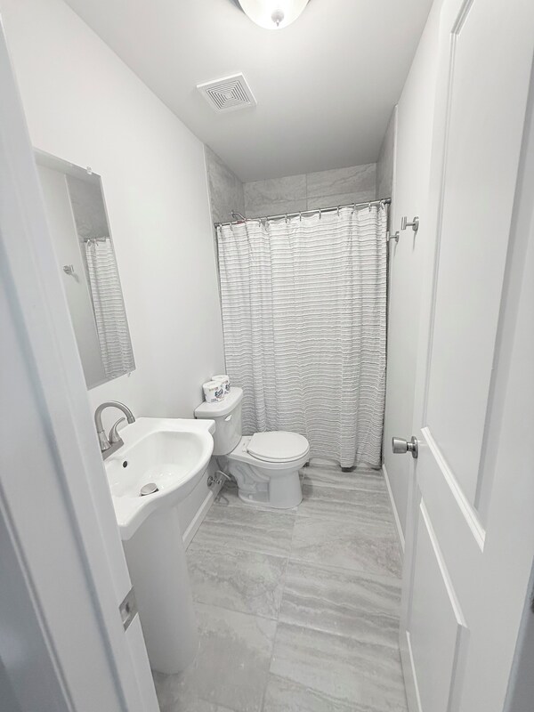 Charming: Cozy Getaway Apartment - Staten Island, NY
