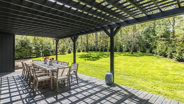 Modern Sag Harbor Escape, Moments From The Water And Long Beach To View... - Bridgehampton, NY