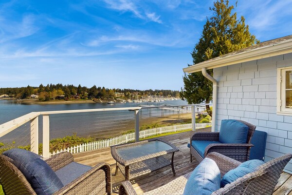 Historic Waterfront Farmhouse With Stunning Eagle Harbor Views - Poulsbo, WA