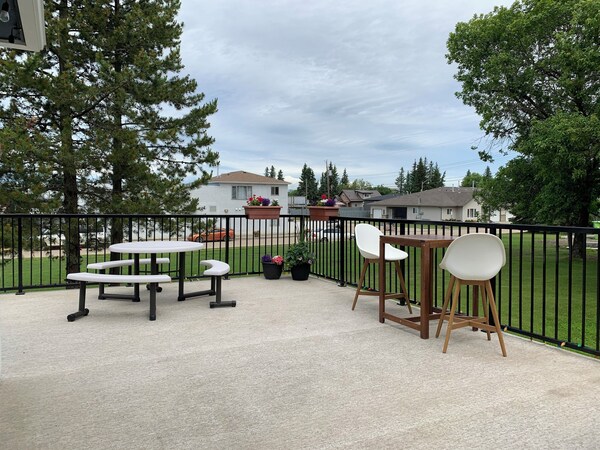 Spacious 4-bedroom House With Wifi And Ac In The Rural Town Of Mayerthorpe. - Alberta