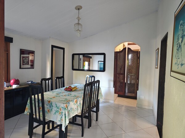 4/4 House In A Gated Community And Next To A Bar On Guarajuba Beach. Total Security. - Bahia