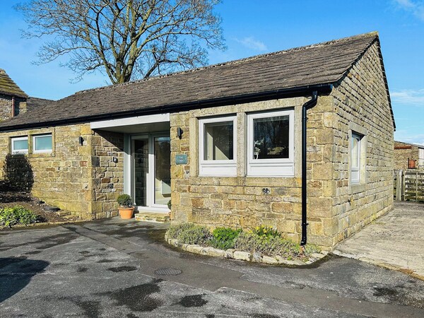 Experience A Peaceful Countryside Escape At The Stables In Silsden. - Ilkley