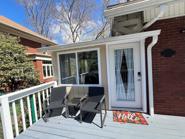 Chic 1-bedroom Apartment With Wifi, Ac In Brilliant Pittsburgh - Forest Hills, PA