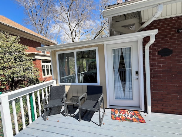 Chic 1-bedroom Apartment With Wifi, Ac In Brilliant Pittsburgh - Forest Hills, PA