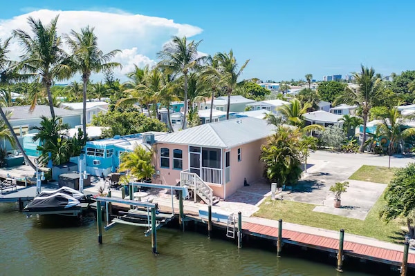 2 Bedroom 2 Bath Home W\/pool And Beach Access! - Jensen Beach, FL