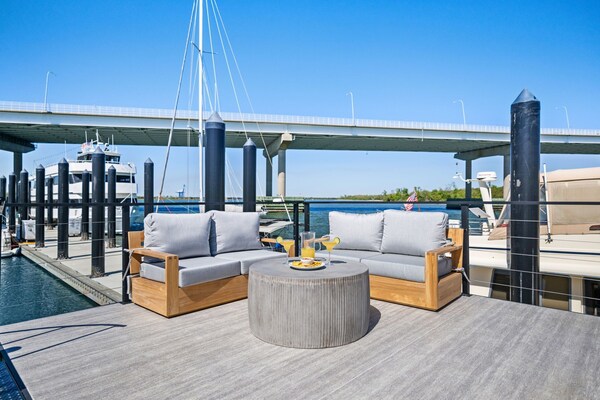 Coastal Caviar - Beluga Suite - With Rooftop Deck - Charleston, SC