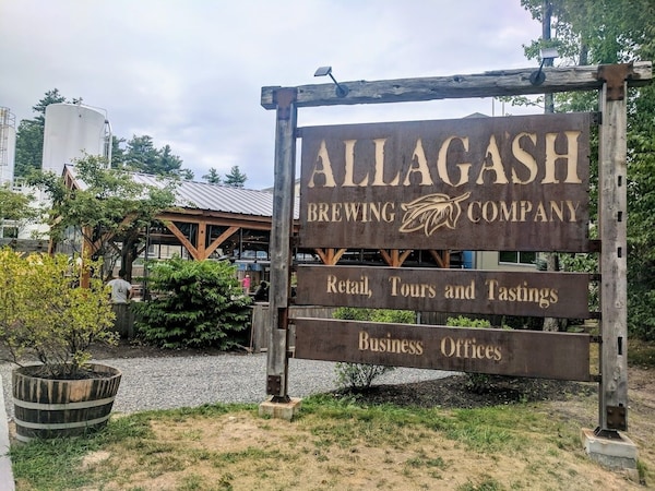 Brews, Art & Fun! Downtown Stay Right In The Heart Of Portland! - Cape Elizabeth, ME