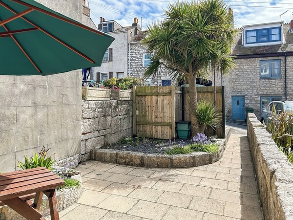 3 Bedroom Accommodation In Portland - Weymouth