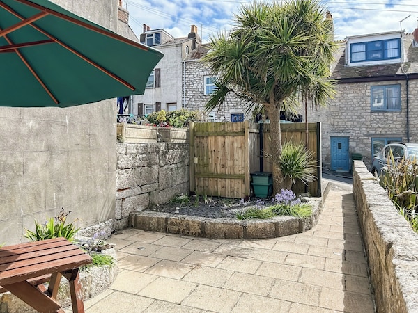 3 Bedroom Accommodation In Portland - Weymouth