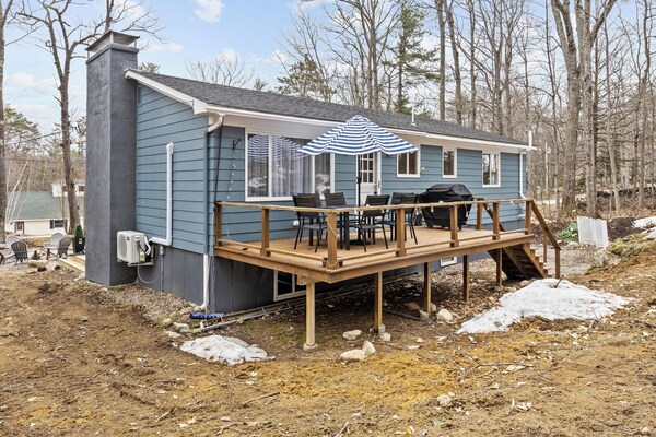 Birch Hill Hideaway - Central Location + Fire Pit - Conway, NH