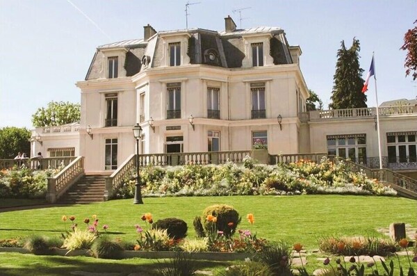 Magnificent, Cosy 3p Apartment (Parking By Arrangement) - Chaville