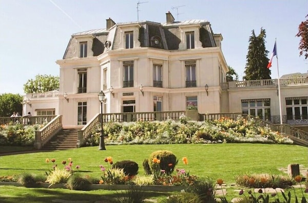Magnificent, Cosy 3p Apartment (Parking By Arrangement) - Chaville