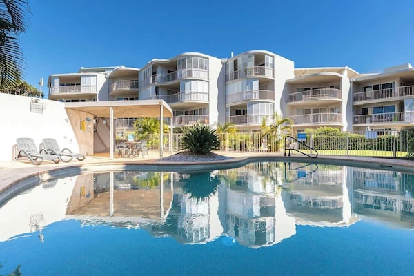 Surfside Beachfront 3bed Apt - Direct Beach Access - Mooloolaba