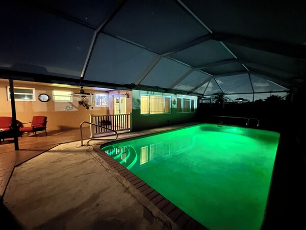 Family Friendly 3bed, 2bath House With Wifi, Ac, Pool. 6mi-beach, 13mi-airport - Pembroke Pines