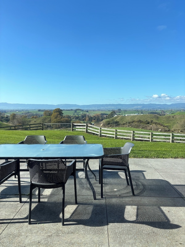The Home On The Hill - Putāruru