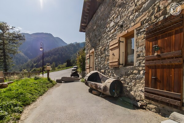 Chalet 'L'ours' With Mountain View - Valmeinier