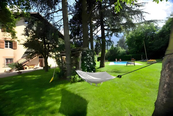 Ferienwohnung 'Schnatzhof Typ C1' Mit Bergblick, Gemeinschaftspool Und Wi-fi - Goldrain