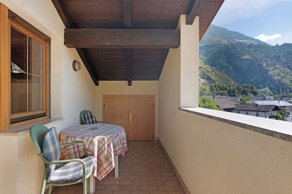 Ferienwohnung 'Schnatzhof Typ D12' Mit Bergblick, Gemeinschaftspool Und Wi-fi - Goldrain