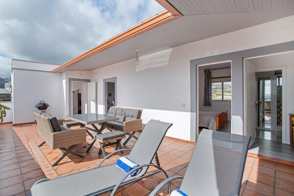Vacation 'Los Adejo' With Shared Terrace, Shared Garden And Wi-fi - Moya