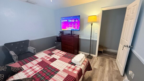 Charming Room With Wifi And Ac In Palm Bay - Melbourne, FL