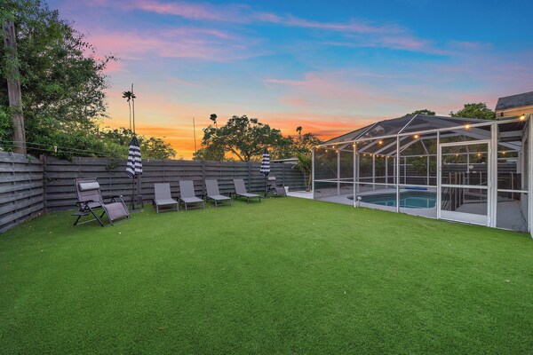 Kiwi Cove | Private Heated Pool + Backyard - Sarasota, FL