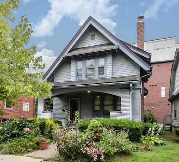 Kerrytown Central 3-bedroom Home - アナーバー, MI