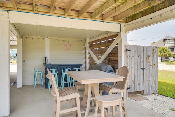 2 Blocks To Beach: Gulf Shores Getaway W/ Dock! - Gulf Shores, AL