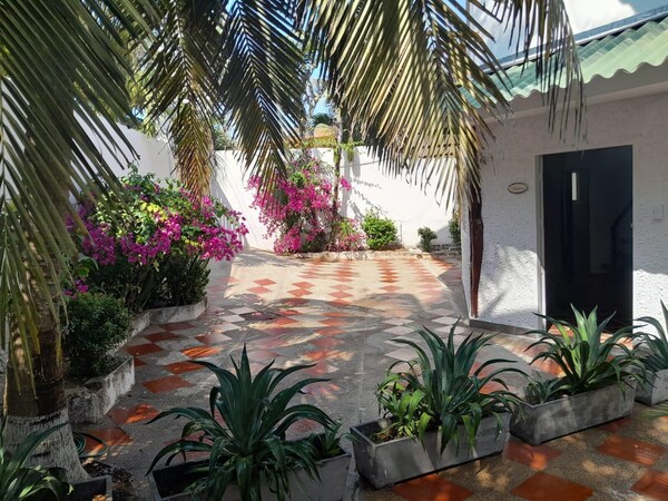 Gran Chalet Español A La Playa - Caribe