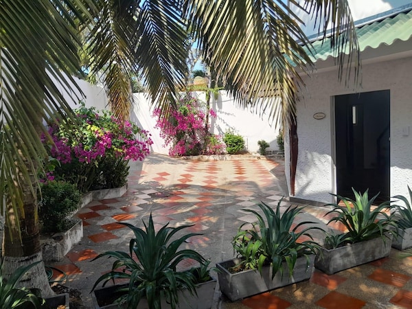 Gran Chalet Español A La Playa - Caribe