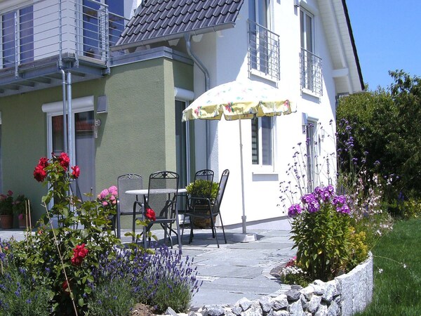 Ferienwohnung 'Wassertränke' Mit Gemeinsamer Terrasse, Gemeinsamem Garten Und Wi-fi - Reichenau