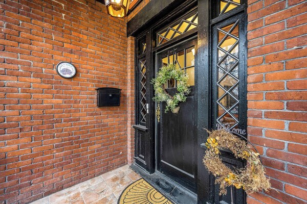 Chelsea Place | Stunning 1910 Built Downtown Home - Triple Play Family Fun Park, Hayden Lake