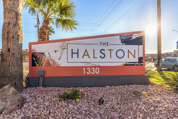 Welcome To Your Stylish Retreat In The Heart Of Tempe, Located At The Vibrant Halston Community! - Tempe, AZ
