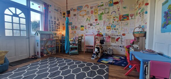 Large & Colourful, Family 4bd With Kids Playground - Dublin