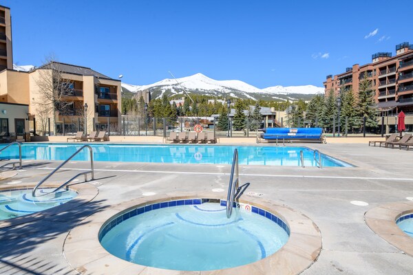 New! Top Floor On Main St. Loaded With Amenities - Breckenridge, CO