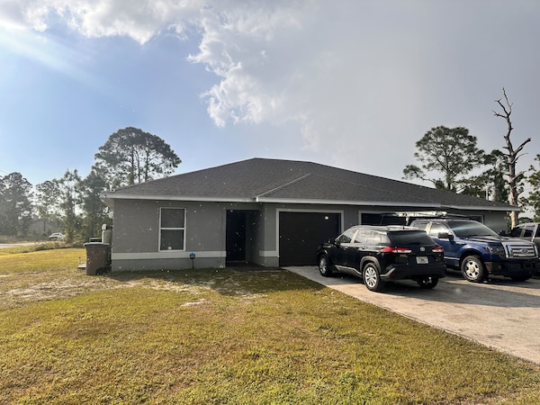Holy Resisdence, 3-bedroom Apartment In Awesome Lehigh Acres With Wifi, Ac - Lehigh Acres, FL