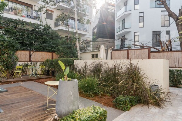 Blueground | Nahalat Bynamin, Spacious, Garden (Tlv-45) - Tel Aviv-Jaffa