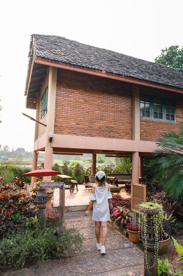 "Live Like A Local" Cozy Cottage House - 