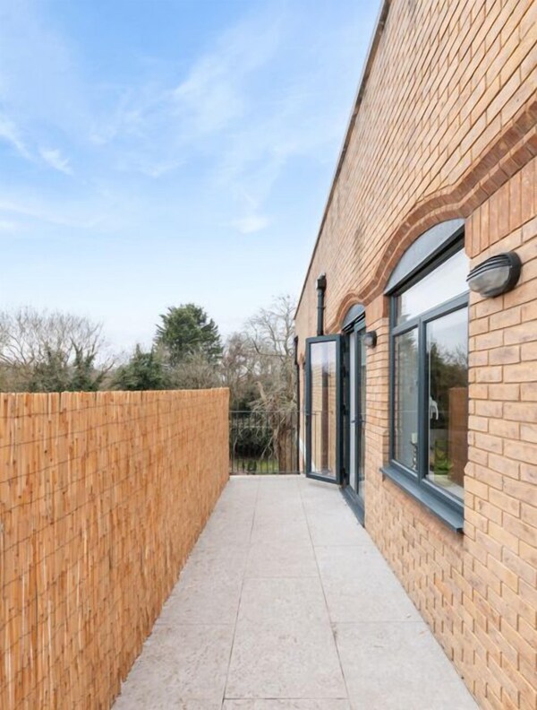 Marlow - 2 Bed Flat In Gated Development - Marlow