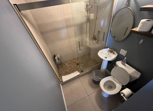 Bright & Spacious Studio Near Downtown La! - Echo Park - Los Angeles