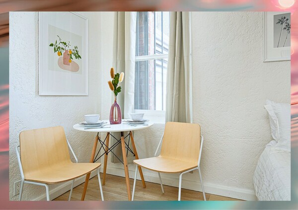 Chic & Cozy Studio For 2! Amazing Dtla Location! - Arts District - Los Angeles